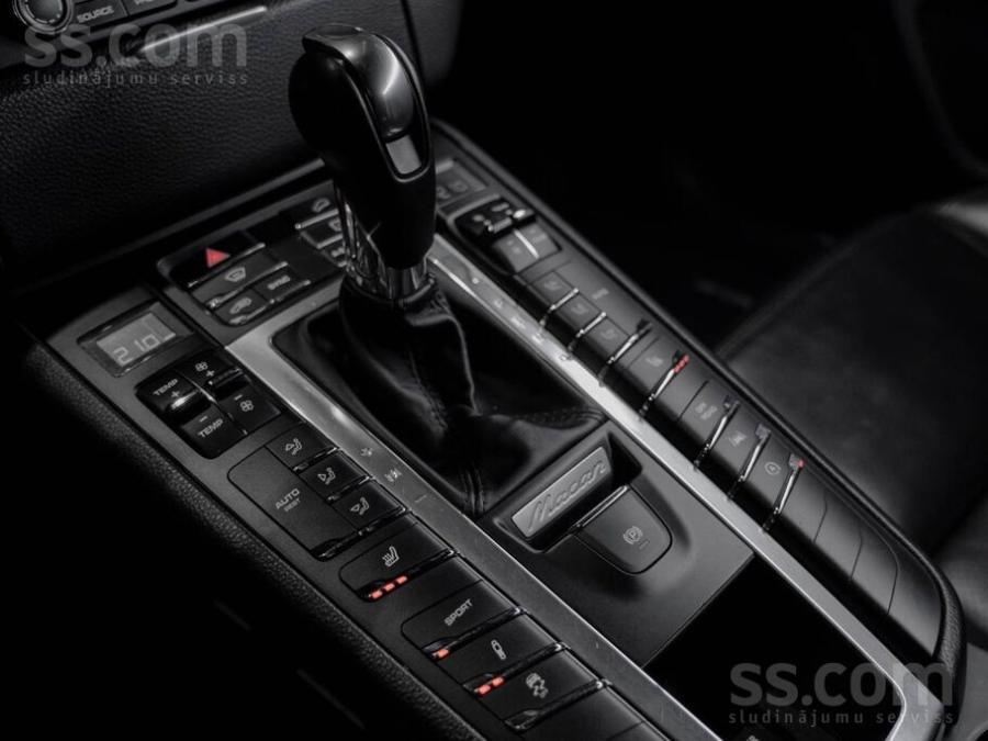 Melns Porsche Macan 2017 Rīga, ar dzinēja tilpumu 3.00 L un nobraukumu 190 tūkst. km par 29900 €, foto 29 vietnē AUTOMOTO.COM.LV