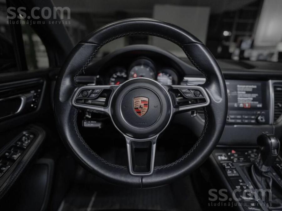Melns Porsche Macan 2017 Rīga, ar dzinēja tilpumu 3.00 L un nobraukumu 190 tūkst. km par 29900 €, foto 33 vietnē AUTOMOTO.COM.LV