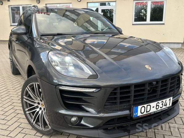Black Porsche Macan 2017 in Aizkraukle, with an engine capacity of 3.00 L and mileage of 283 thousand km for 23150 €, photo 5 on AUTOMOTO.COM.LV