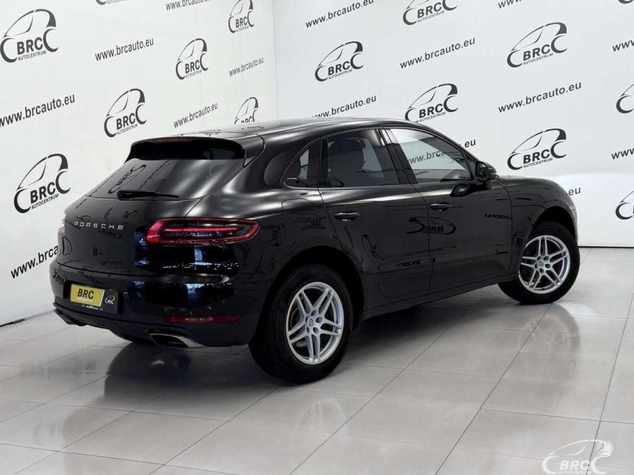 Melns Porsche Macan 2017 Viļņa, ar dzinēja tilpumu 1.98 L un nobraukumu 141 tūkst. km par 22900 €, foto 4 vietnē AUTOMOTO.COM.LV