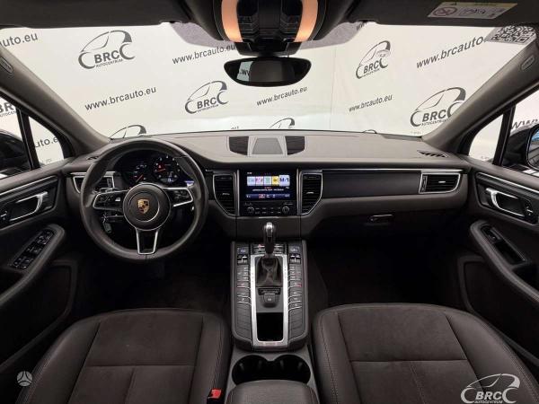 Black Porsche Macan 2017 in Vilnius, with an engine capacity of 1.98 L and mileage of 141 thousand km for 22900 €, photo 4 on AUTOMOTO.COM.LV