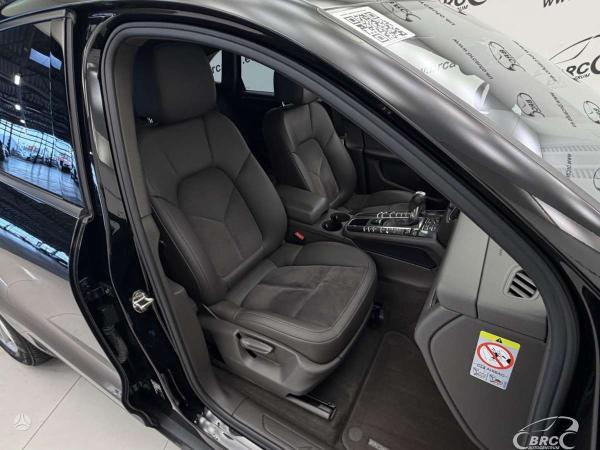 Black Porsche Macan 2017 in Vilnius, with an engine capacity of 1.98 L and mileage of 141 thousand km for 22900 €, photo 8 on AUTOMOTO.COM.LV