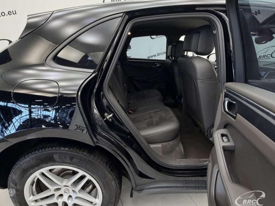 Melns Porsche Macan 2017 Viļņa, ar dzinēja tilpumu 1.98 L un nobraukumu 141 tūkst. km par 22900 €, foto 13 vietnē AUTOMOTO.COM.LV