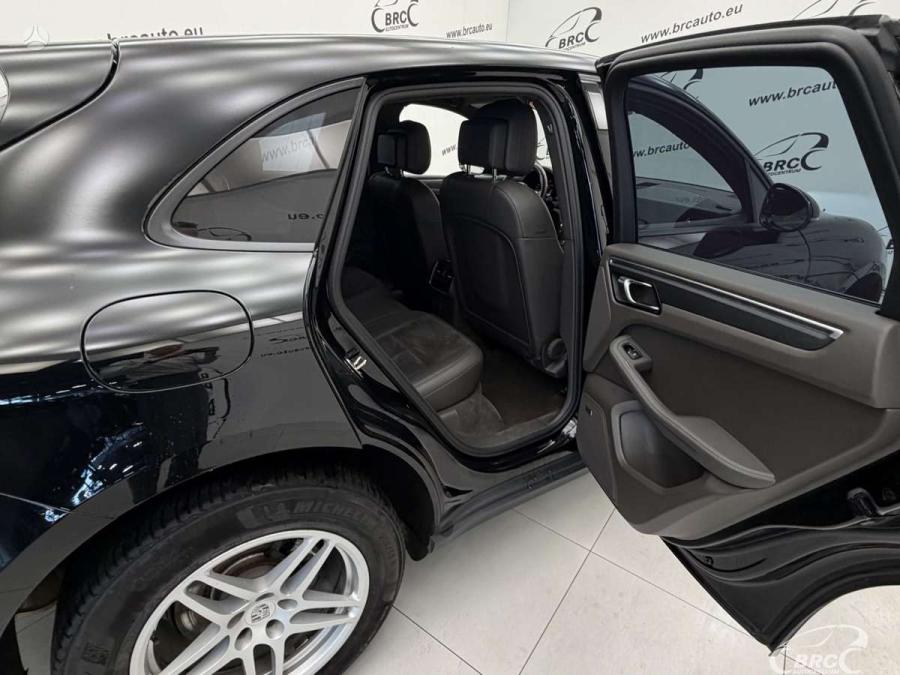 Melns Porsche Macan 2017 Viļņa, ar dzinēja tilpumu 1.98 L un nobraukumu 141 tūkst. km par 22900 €, foto 16 vietnē AUTOMOTO.COM.LV