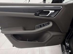 Melns Porsche Macan 2017 Viļņa, ar dzinēja tilpumu 1.98 L un nobraukumu 141 tūkst. km par 22900 €, foto 22 vietnē AUTOMOTO.COM.LV