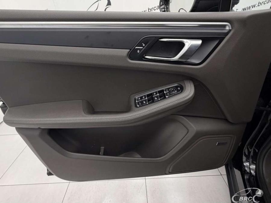 Melns Porsche Macan 2017 Viļņa, ar dzinēja tilpumu 1.98 L un nobraukumu 141 tūkst. km par 22900 €, foto 22 vietnē AUTOMOTO.COM.LV