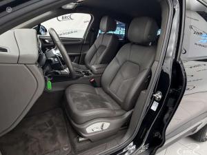 Melns Porsche Macan 2017 Viļņa, ar dzinēja tilpumu 1.98 L un nobraukumu 141 tūkst. km par 22900 €, foto 26 vietnē AUTOMOTO.COM.LV