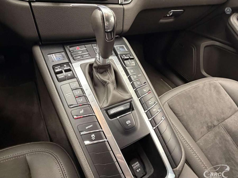 Melns Porsche Macan 2017 Viļņa, ar dzinēja tilpumu 1.98 L un nobraukumu 141 tūkst. km par 22900 €, foto 29 vietnē AUTOMOTO.COM.LV
