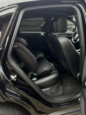 Melns Porsche Macan 2017 Klaipėda, ar dzinēja tilpumu 1.98 L un nobraukumu 200 tūkst. km par 21000 €, foto 14 vietnē AUTOMOTO.COM.LV