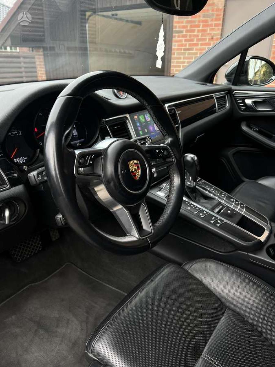 Melns Porsche Macan 2017 Klaipėda, ar dzinēja tilpumu 1.98 L un nobraukumu 200 tūkst. km par 21000 €, foto 18 vietnē AUTOMOTO.COM.LV