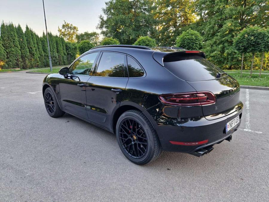 Black Porsche Macan 2017 in Taurage, with an engine capacity of 3.00 L and mileage of 186 thousand km for 26000 €, photo 1 on AUTOMOTO.COM.LV