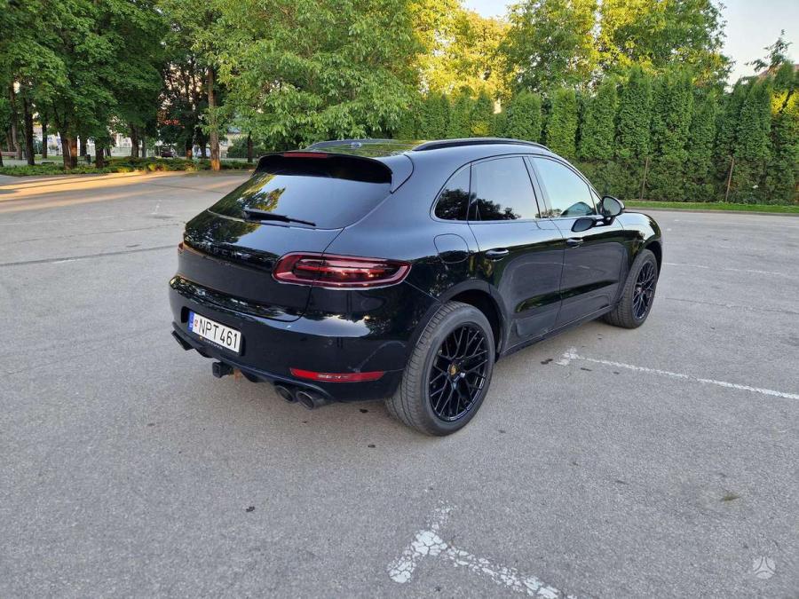 Black Porsche Macan 2017 in Taurage, with an engine capacity of 3.00 L and mileage of 186 thousand km for 26000 €, photo 3 on AUTOMOTO.COM.LV