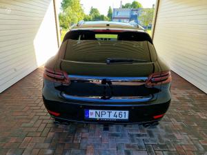 Black Porsche Macan 2017 in Taurage, with an engine capacity of 3.00 L and mileage of 186 thousand km for 26000 €, photo 4 on AUTOMOTO.COM.LV