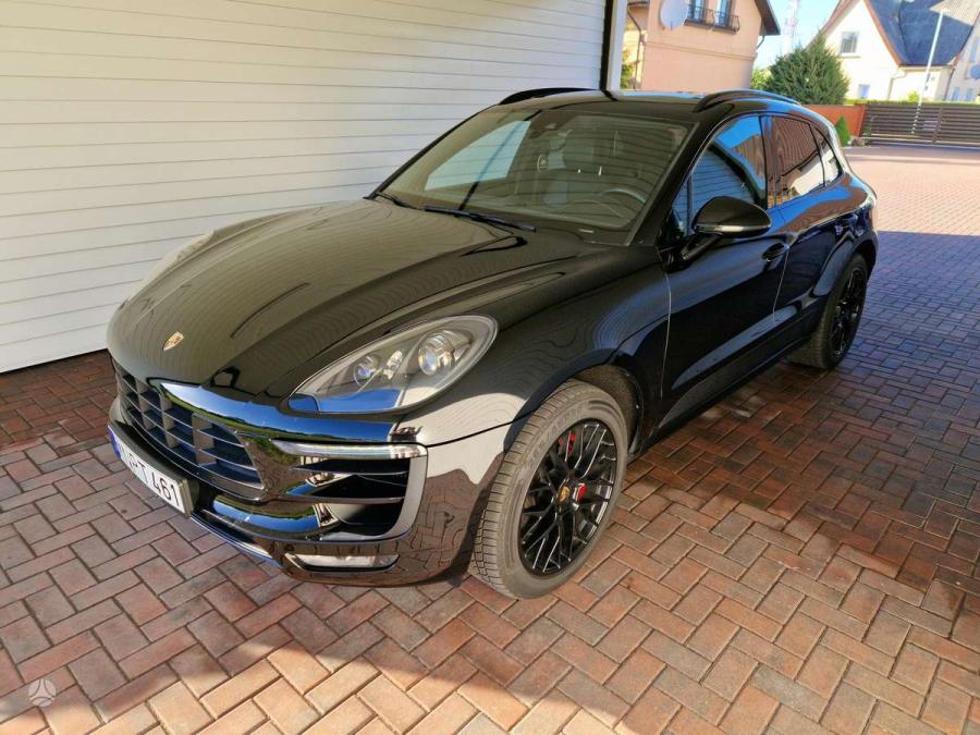 Black Porsche Macan 2017 in Taurage, with an engine capacity of 3.00 L and mileage of 186 thousand km for 26000 €, photo 5 on AUTOMOTO.COM.LV