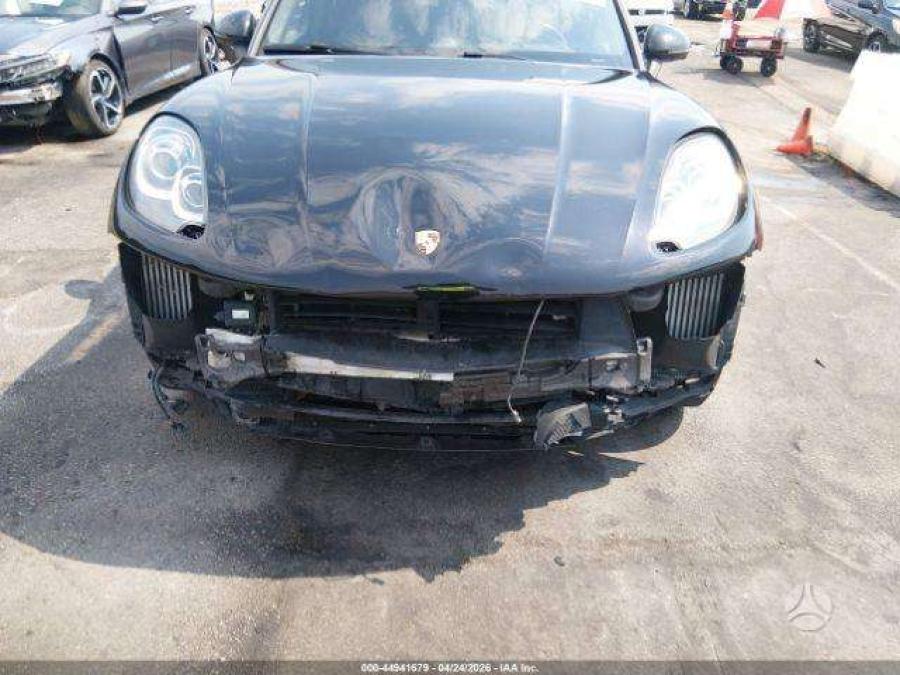 Melns Porsche Macan 2017 Klaipėda, ar dzinēja tilpumu 0.00 L un nobraukumu 92 tūkst. km par 7100 €, foto 7 vietnē AUTOMOTO.COM.LV