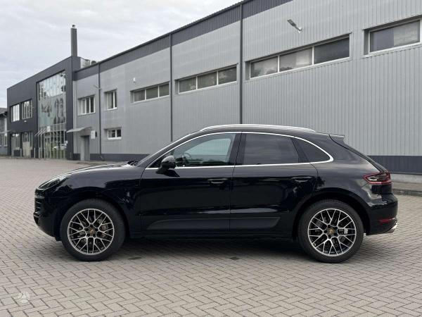 Porsche Macan 2017 in Silale on AUTOMOTO.COM.LV Black Porsche Macan 2017 in Silale, with an engine capacity of 3.00 L and mileage of 135 thousand km for 26750 €, photo 6 on AUTOMOTO.COM.LV