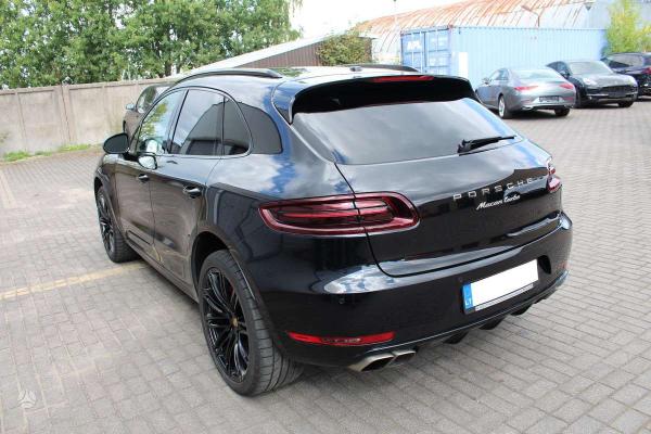 Melns Porsche Macan 2017 Klaipėda, ar dzinēja tilpumu 3.60 L un nobraukumu 110 tūkst. km par 20900 €, foto 4 vietnē AUTOMOTO.COM.LV