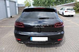 Black Porsche Macan 2017 in Klaipeda, with an engine capacity of 3.60 L and mileage of 110 thousand km for 20900 €, photo 5 on AUTOMOTO.COM.LV
