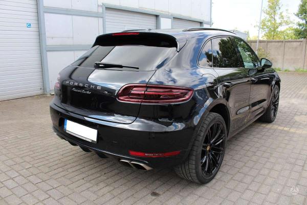 Melns Porsche Macan 2017 Klaipėda, ar dzinēja tilpumu 3.60 L un nobraukumu 110 tūkst. km par 20900 €, foto 6 vietnē AUTOMOTO.COM.LV