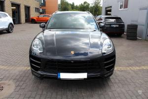 Black Porsche Macan 2017 in Klaipeda, with an engine capacity of 3.60 L and mileage of 110 thousand km for 20900 €, photo 9 on AUTOMOTO.COM.LV