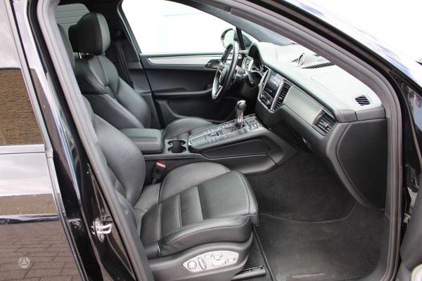 Melns Porsche Macan 2017 Klaipėda, ar dzinēja tilpumu 3.60 L un nobraukumu 110 tūkst. km par 20900 €, foto 11 vietnē AUTOMOTO.COM.LV