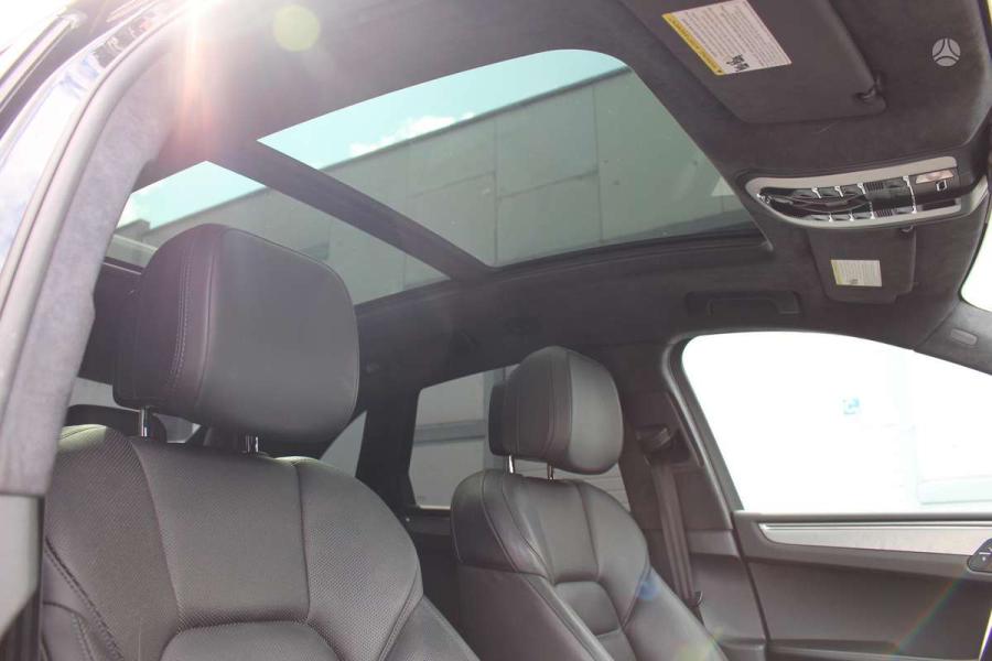 Black Porsche Macan 2017 in Klaipeda, with an engine capacity of 3.60 L and mileage of 110 thousand km for 20900 €, photo 13 on AUTOMOTO.COM.LV