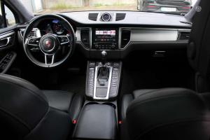 Black Porsche Macan 2017 in Klaipeda, with an engine capacity of 3.60 L and mileage of 110 thousand km for 20900 €, photo 15 on AUTOMOTO.COM.LV