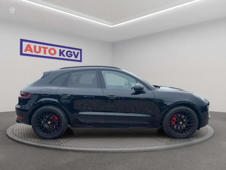 Black Porsche Macan 2017 in Kaunas, with an engine capacity of 3.00 L and mileage of 169 thousand km for 31999 €, photo 7 on AUTOMOTO.COM.LV