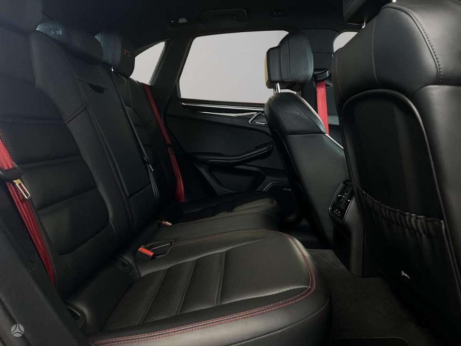 Black Porsche Macan 2017 in Kaunas, with an engine capacity of 3.00 L and mileage of 169 thousand km for 31999 €, photo 10 on AUTOMOTO.COM.LV