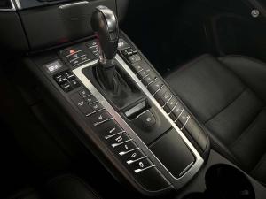 Black Porsche Macan 2017 in Kaunas, with an engine capacity of 3.00 L and mileage of 169 thousand km for 31999 €, photo 16 on AUTOMOTO.COM.LV