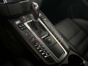 Black Porsche Macan 2017 in Kaunas, with an engine capacity of 3.00 L and mileage of 169 thousand km for 31999 €, photo 16 on AUTOMOTO.COM.LV