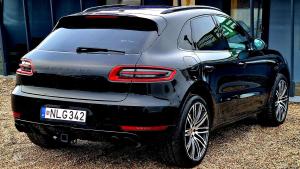 Black Porsche Macan 2018 in Kretinga, with an engine capacity of 3.00 L and mileage of 73 thousand km for 27999 €, photo 9 on AUTOMOTO.COM.LV