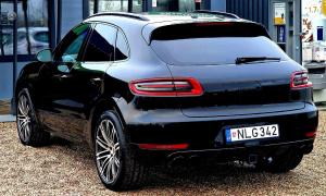 Black Porsche Macan 2018 in Kretinga, with an engine capacity of 3.00 L and mileage of 73 thousand km for 27999 €, photo 11 on AUTOMOTO.COM.LV