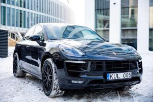 Melns Porsche Macan 2018 Viļņa, ar dzinēja tilpumu 3.00 L un nobraukumu 83 tūkst. km par 38000 €, foto  vietnē AUTOMOTO.COM.LV