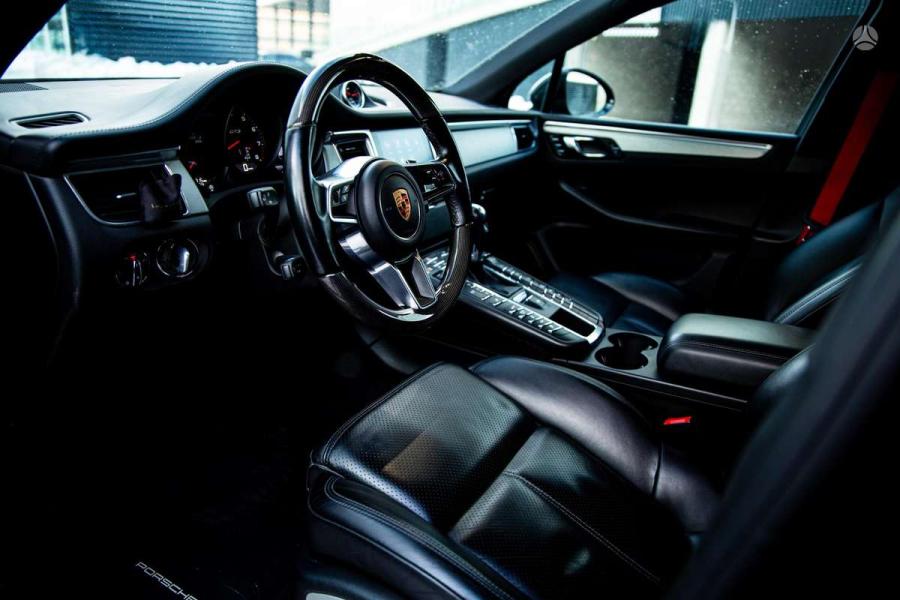 Melns Porsche Macan 2018 Viļņa, ar dzinēja tilpumu 3.00 L un nobraukumu 83 tūkst. km par 38000 €, foto 16 vietnē AUTOMOTO.COM.LV