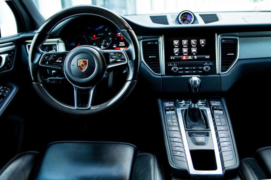 Melns Porsche Macan 2018 Viļņa, ar dzinēja tilpumu 3.00 L un nobraukumu 83 tūkst. km par 38000 €, foto 24 vietnē AUTOMOTO.COM.LV