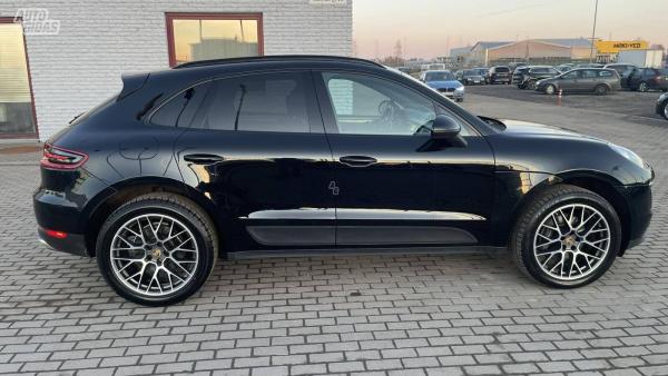 Melns Porsche Macan 2018 Marijampole, ar dzinēja tilpumu 2.00 L un nobraukumu 74 tūkst. km par 29900 €, foto 5 vietnē AUTOMOTO.COM.LV
