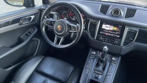Melns Porsche Macan 2018 Marijampole, ar dzinēja tilpumu 2.00 L un nobraukumu 74 tūkst. km par 29900 €, foto 23 vietnē AUTOMOTO.COM.LV