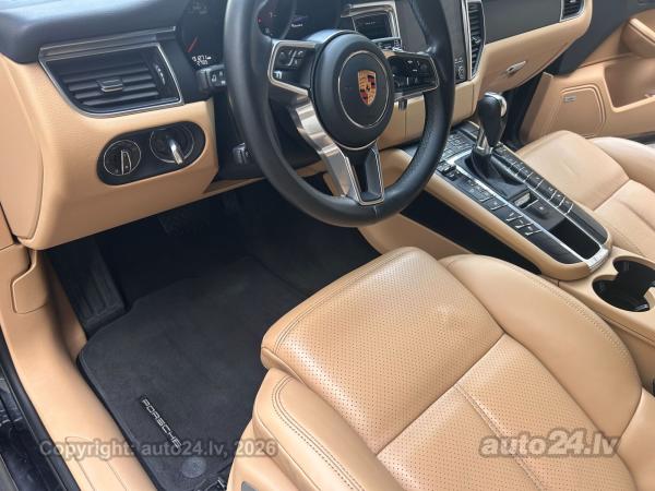 Black Porsche Macan 2018 in Tallinn, with an engine capacity of 2.00 L and mileage of 132 thousand km for 35900 €, photo 7 on AUTOMOTO.COM.LV