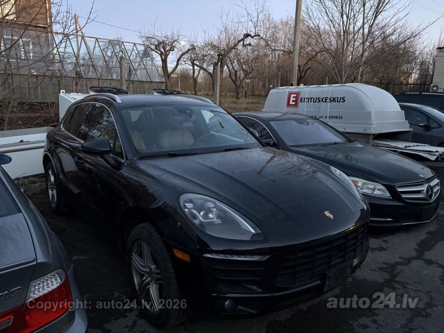 Melns Porsche Macan 2018 Tallina, ar dzinēja tilpumu 3.00 L un nobraukumu 171 tūkst. km par 15500 €, foto 3 vietnē AUTOMOTO.COM.LV