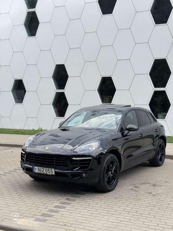 Melns Porsche Macan 2018 Viļņa, ar dzinēja tilpumu 3.00 L un nobraukumu 8 tūkst. km par 24500 €, foto 2 vietnē AUTOMOTO.COM.LV