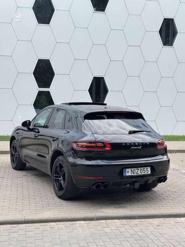 Melns Porsche Macan 2018 Viļņa, ar dzinēja tilpumu 3.00 L un nobraukumu 8 tūkst. km par 24500 €, foto 6 vietnē AUTOMOTO.COM.LV