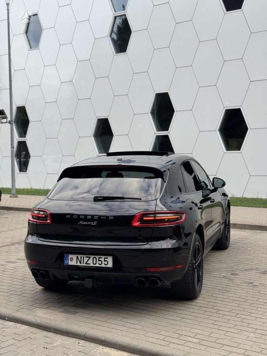 Black Porsche Macan 2018 in Vilnius, with an engine capacity of 3.00 L and mileage of 8 thousand km for 24500 €, photo 9 on AUTOMOTO.COM.LV
