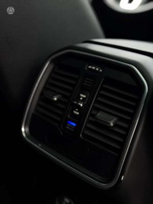 Black Porsche Macan 2018 in Vilnius, with an engine capacity of 3.00 L and mileage of 8 thousand km for 24500 €, photo 19 on AUTOMOTO.COM.LV