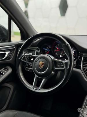 Black Porsche Macan 2018 in Vilnius, with an engine capacity of 3.00 L and mileage of 8 thousand km for 24500 €, photo 23 on AUTOMOTO.COM.LV