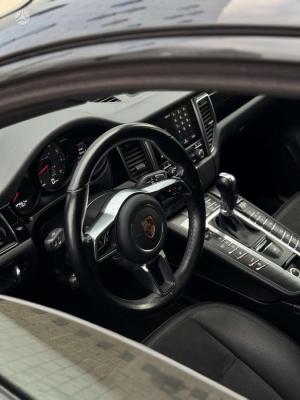 Black Porsche Macan 2018 in Vilnius, with an engine capacity of 3.00 L and mileage of 8 thousand km for 24500 €, photo 24 on AUTOMOTO.COM.LV