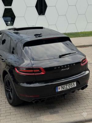 Black Porsche Macan 2018 in Vilnius, with an engine capacity of 3.00 L and mileage of 8 thousand km for 24500 €, photo 25 on AUTOMOTO.COM.LV