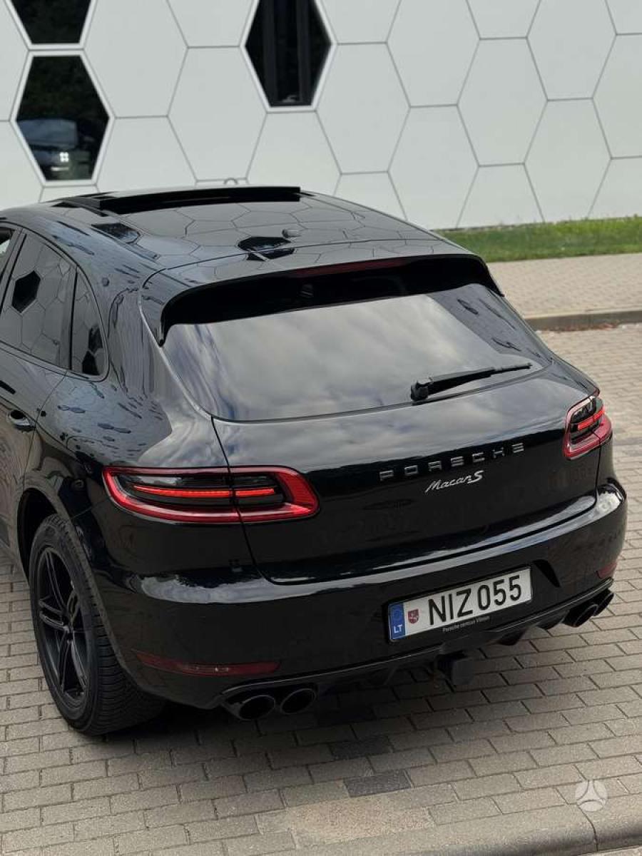 Black Porsche Macan 2018 in Vilnius, with an engine capacity of 3.00 L and mileage of 8 thousand km for 24500 €, photo 25 on AUTOMOTO.COM.LV