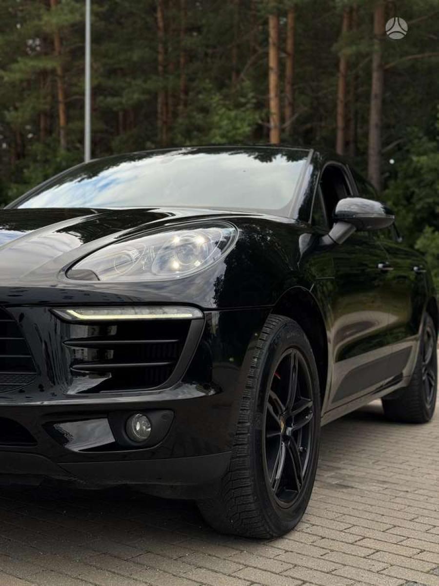 Black Porsche Macan 2018 in Vilnius, with an engine capacity of 3.00 L and mileage of 8 thousand km for 24500 €, photo 27 on AUTOMOTO.COM.LV