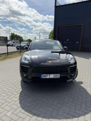 Black Porsche Macan 2018 in Klaipeda, with an engine capacity of 1.98 L and mileage of 114 thousand km for 27000 €, photo 5 on AUTOMOTO.COM.LV